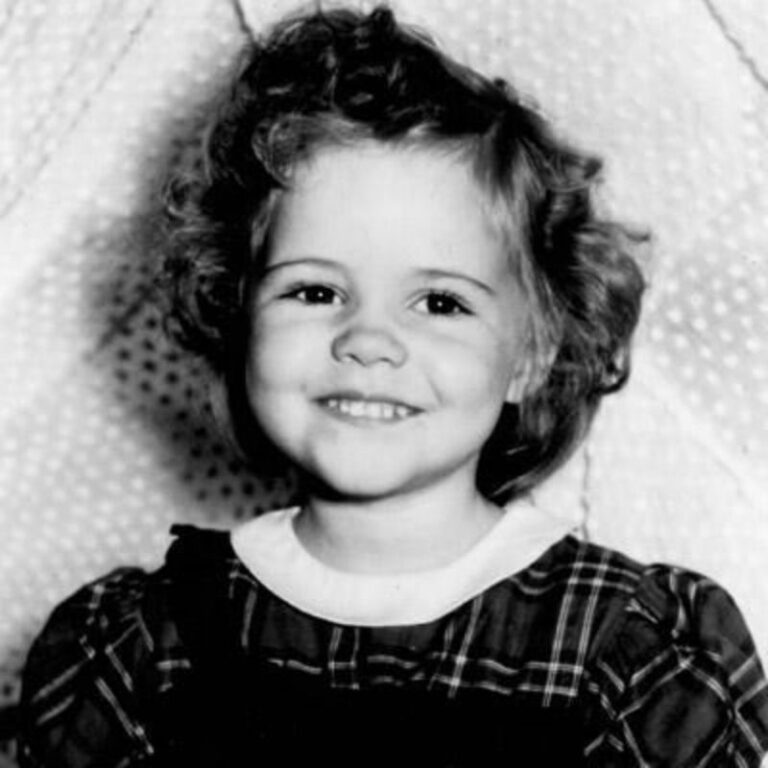 Sally Field Then and Now - From Child Star to Hollywood Icon